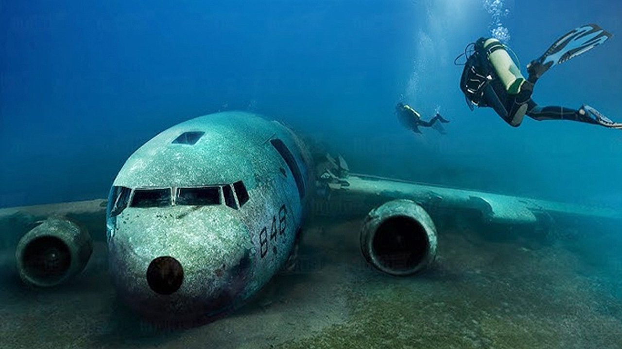 Vanished for 40 Years: Lost Plane Reappears in Desert with All ...